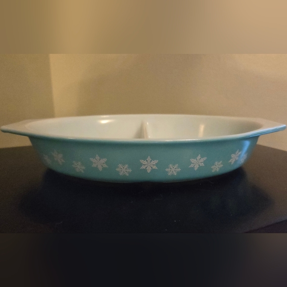 Pyrex | Kitchen | Vintage Pyrex Turquoise Blue Snowflake 12 Quart ...